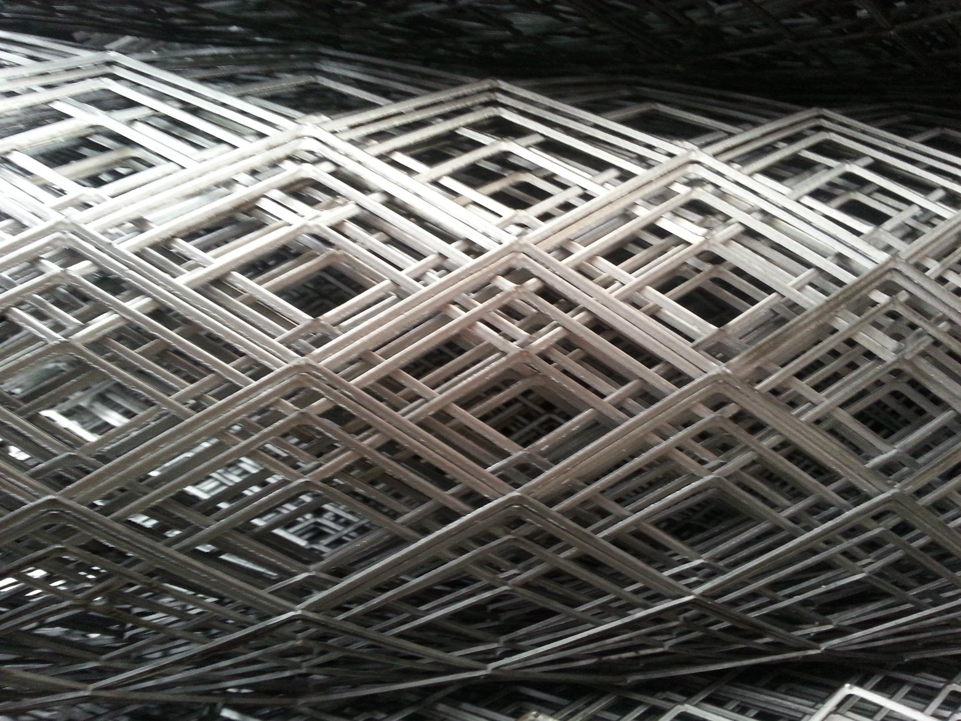 Expanded Metal Mesh's machining tolerances and welding process ...